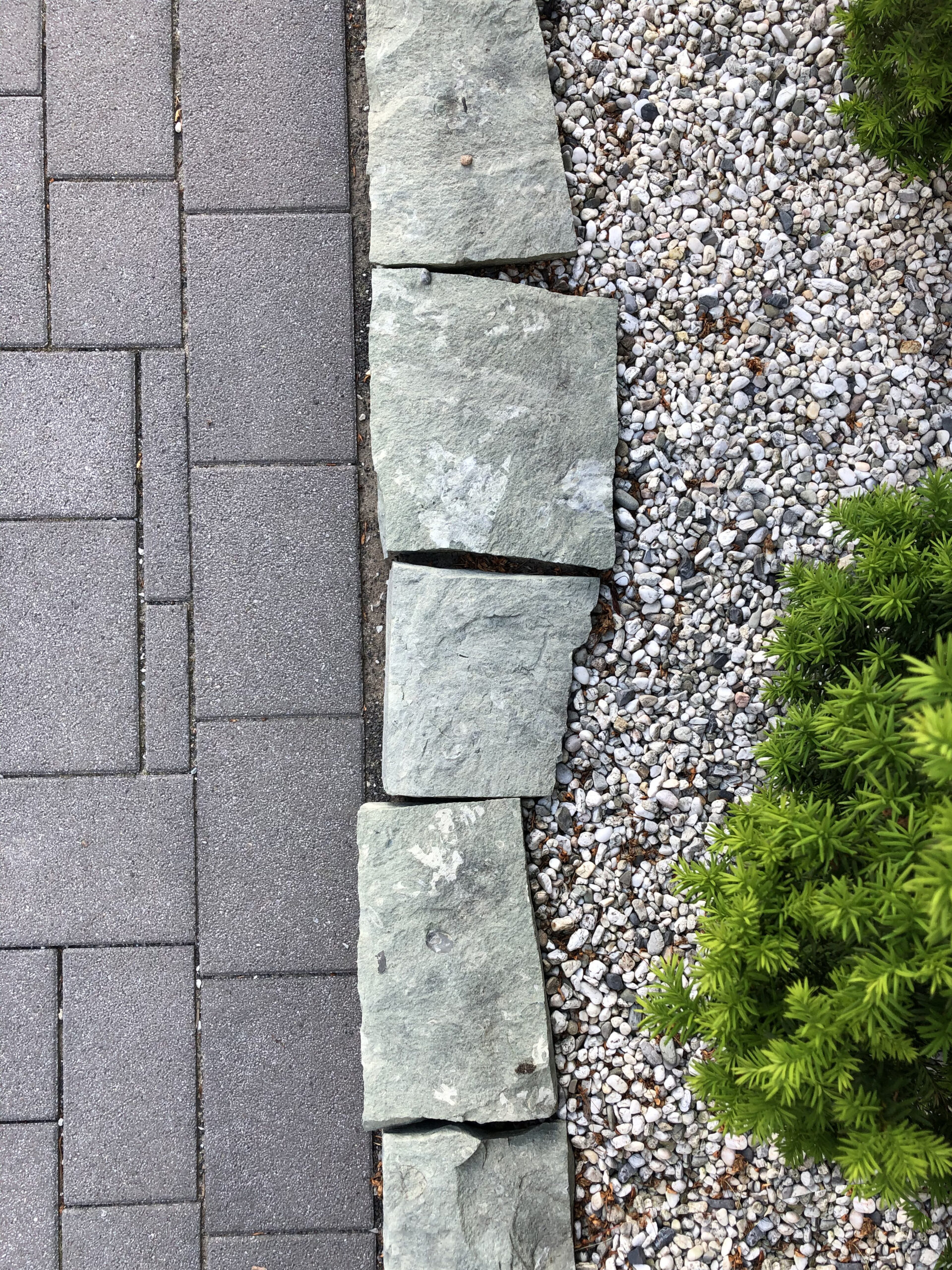 Hauseinfahrt – Rasche Garten- und Landschaftsgestaltung